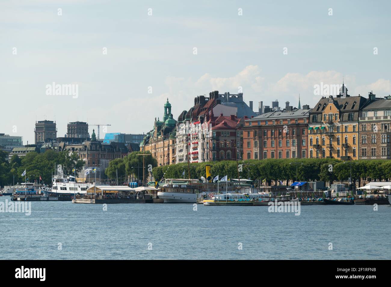 Boats moored in Nybroviken along Strandvägen, Stockholm, Sweden Stock ...