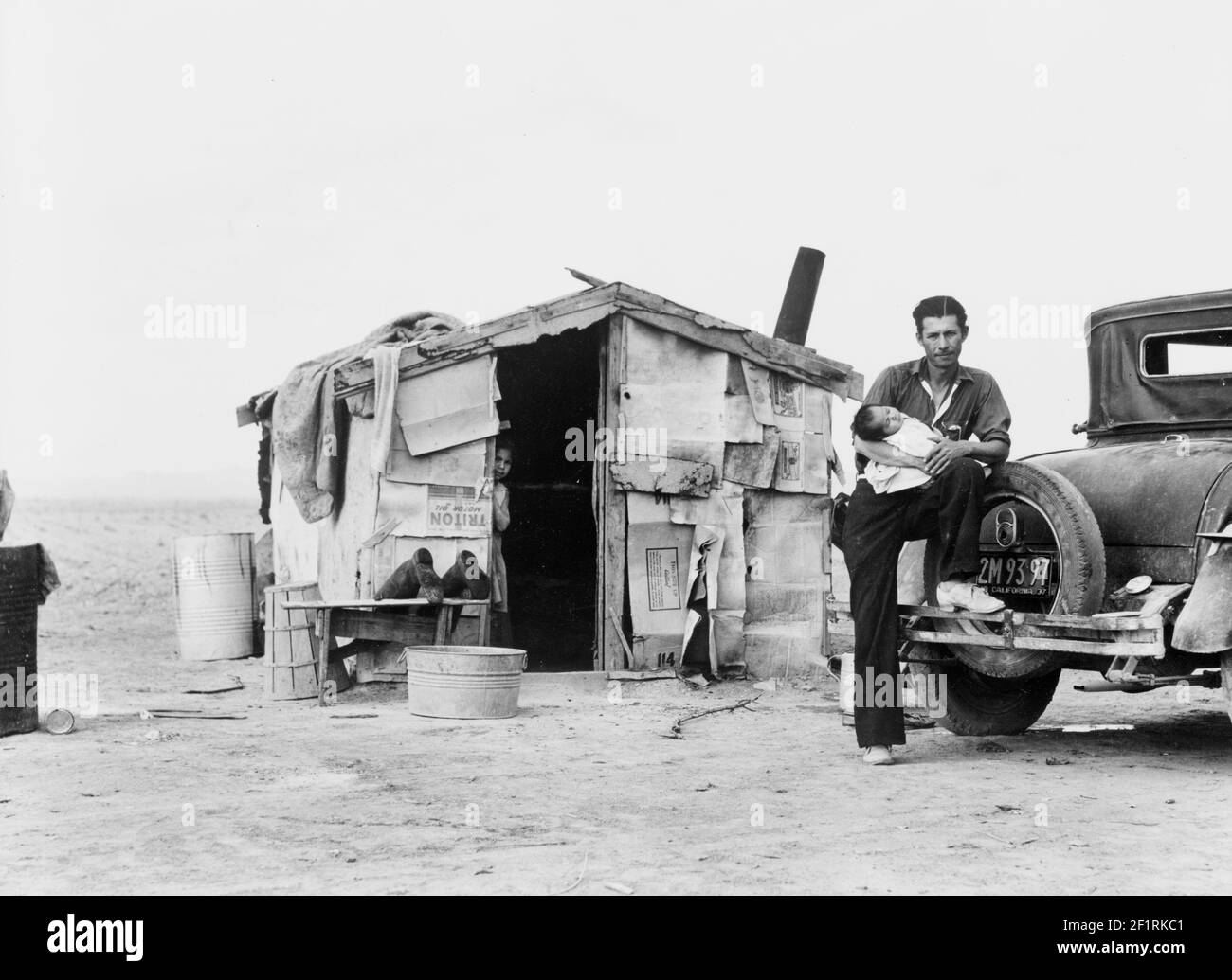 Drought refugees waiting for relief checks. Calipatria, California ...