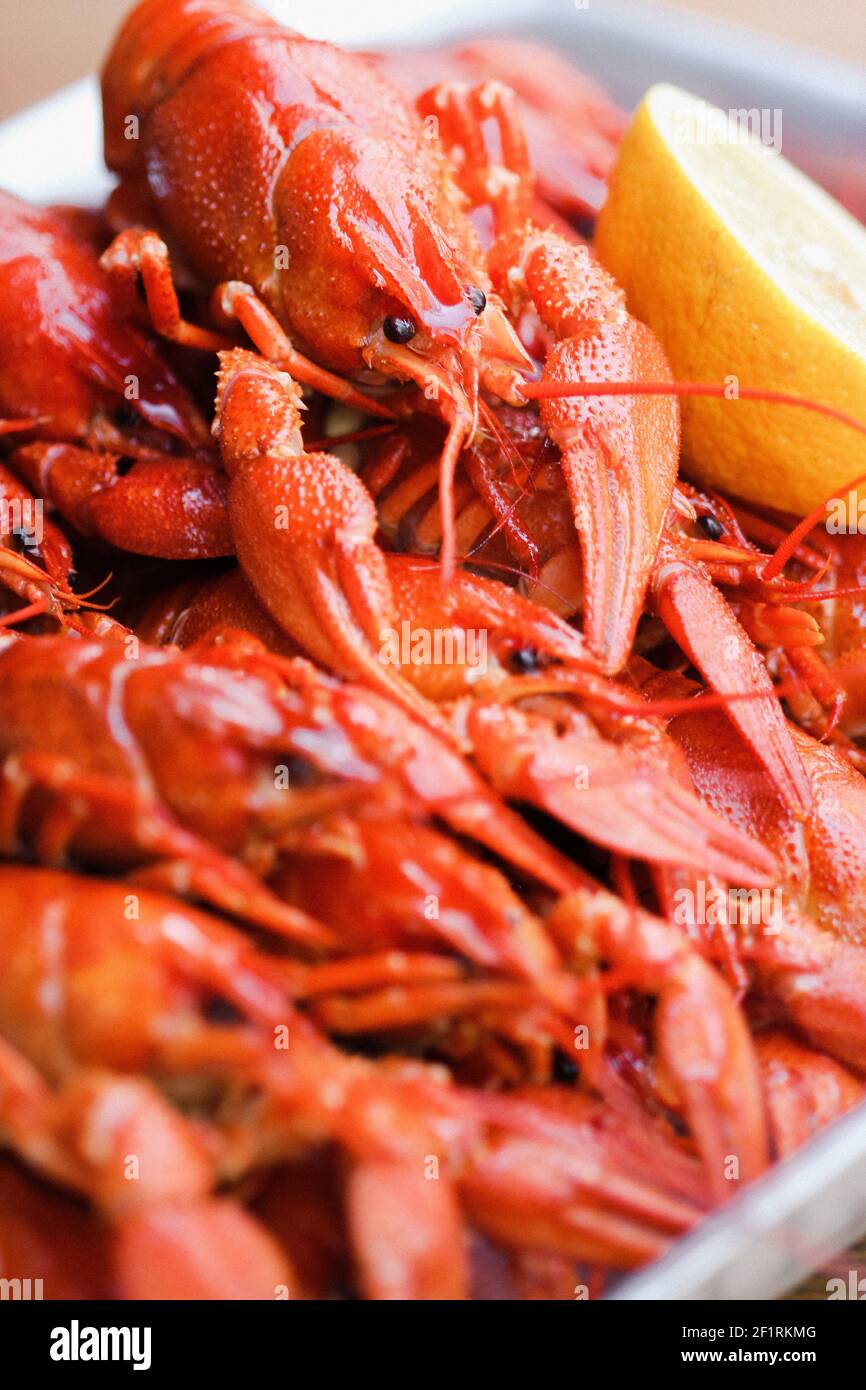Seafood boils hi-res stock photography and images - Alamy