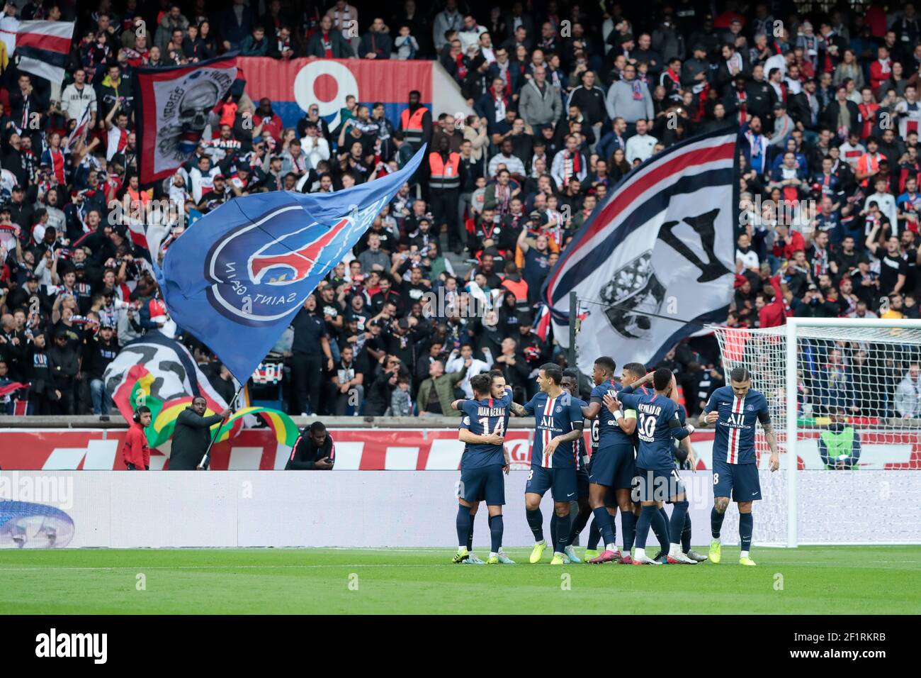 Leandro paredes marco verratti hi-res stock photography and images - Alamy
