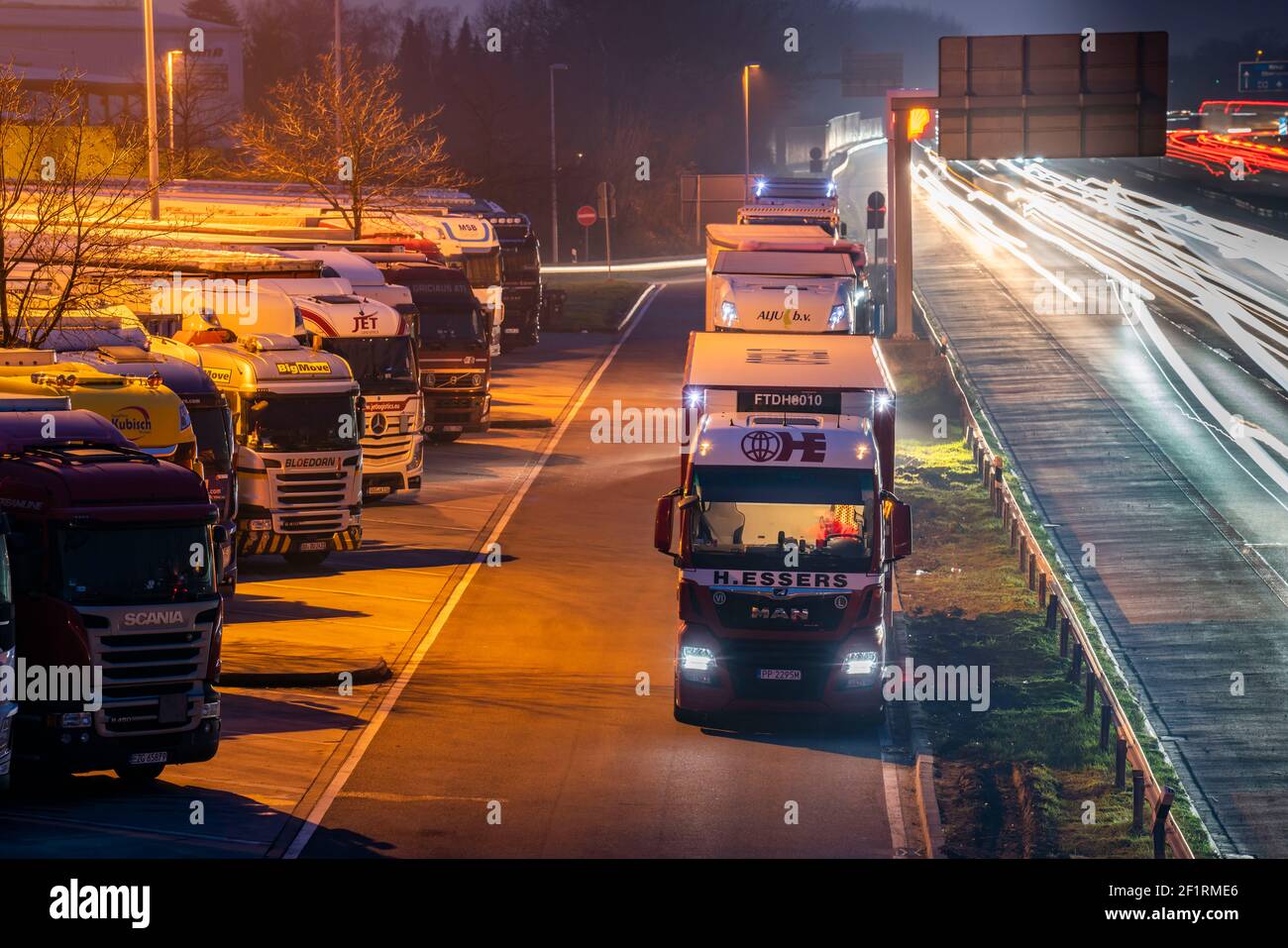 Heavy traffic on the A2 at the Bottrop-Süd service area, overcrowded ...