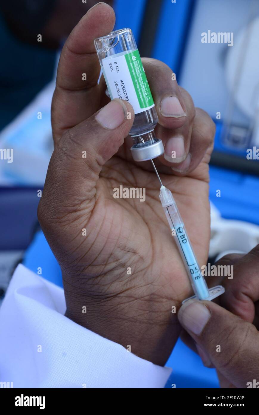 Injection stations hi-res stock photography and images - Alamy