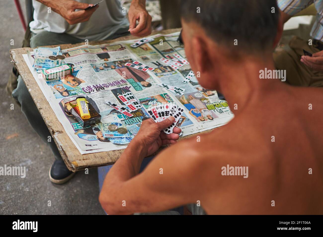 Open newspaper on table hi-res stock photography and images - Alamy