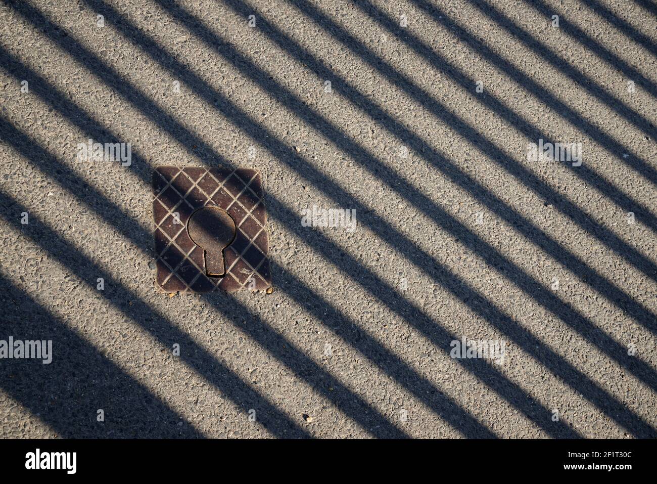 Cast iron manhole cover hi-res stock photography and images - Alamy