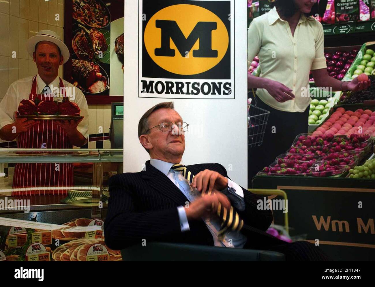 KENNETH MORRISON AND OF MORRISONS SUPERMARKETS.15/12/03 PILSTON Stock ...