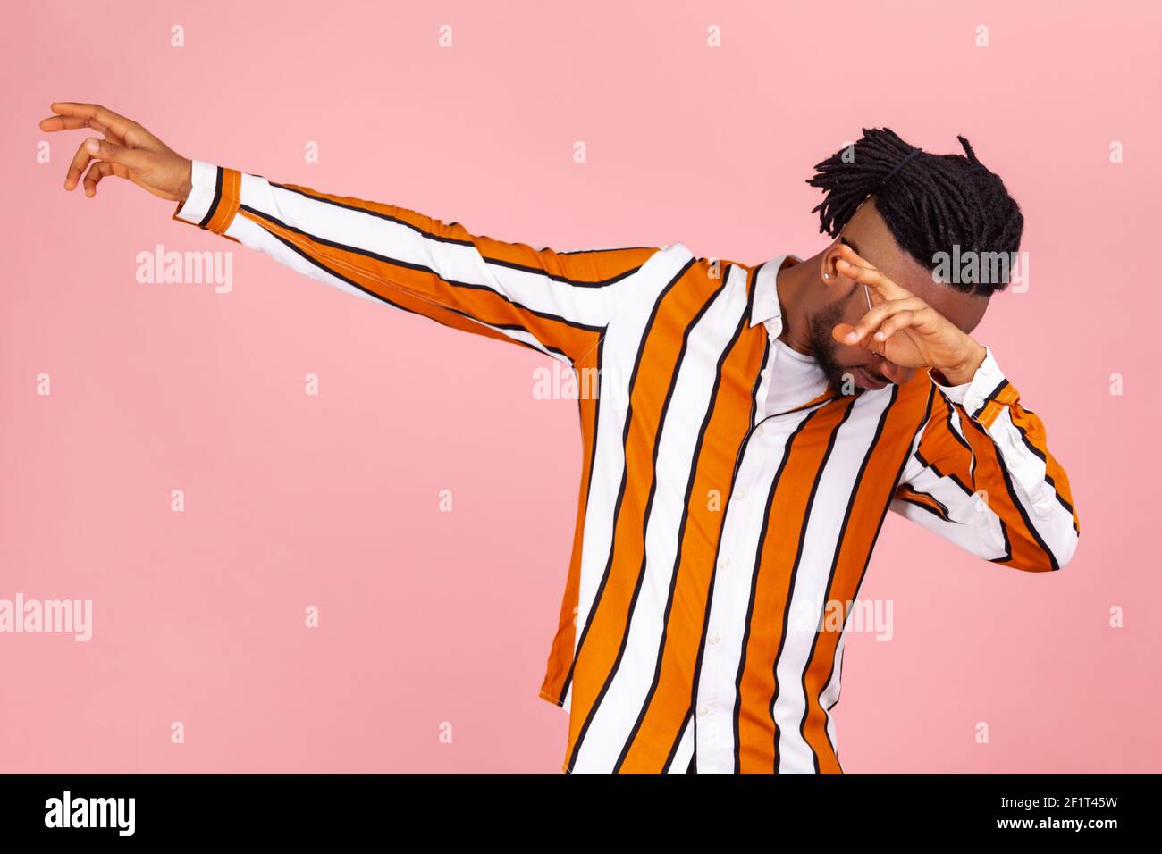 Dab dance move hi-res stock photography and images - Alamy