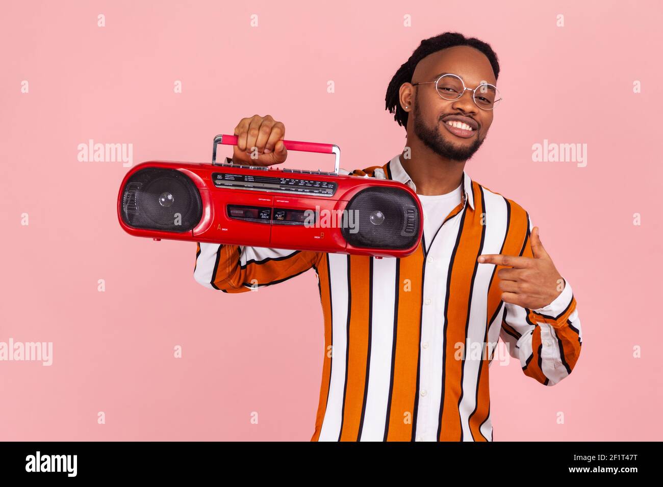 African american record player hi-res stock photography and images - Alamy