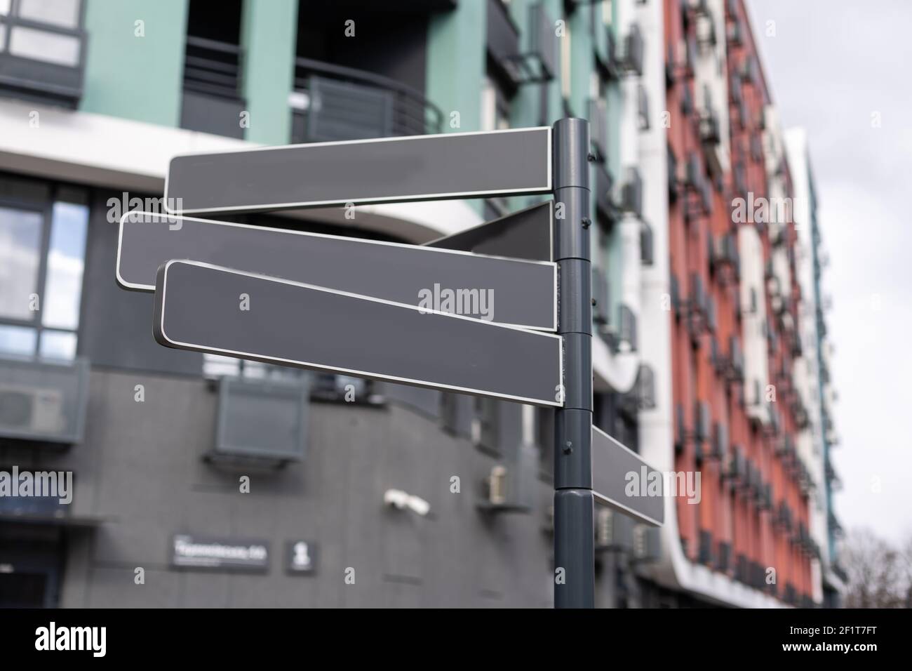 Blank street direction arrow sign Stock Photo - Alamy