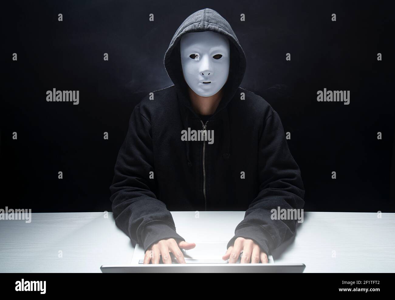 Spreading viruses hi-res stock photography and images - Alamy