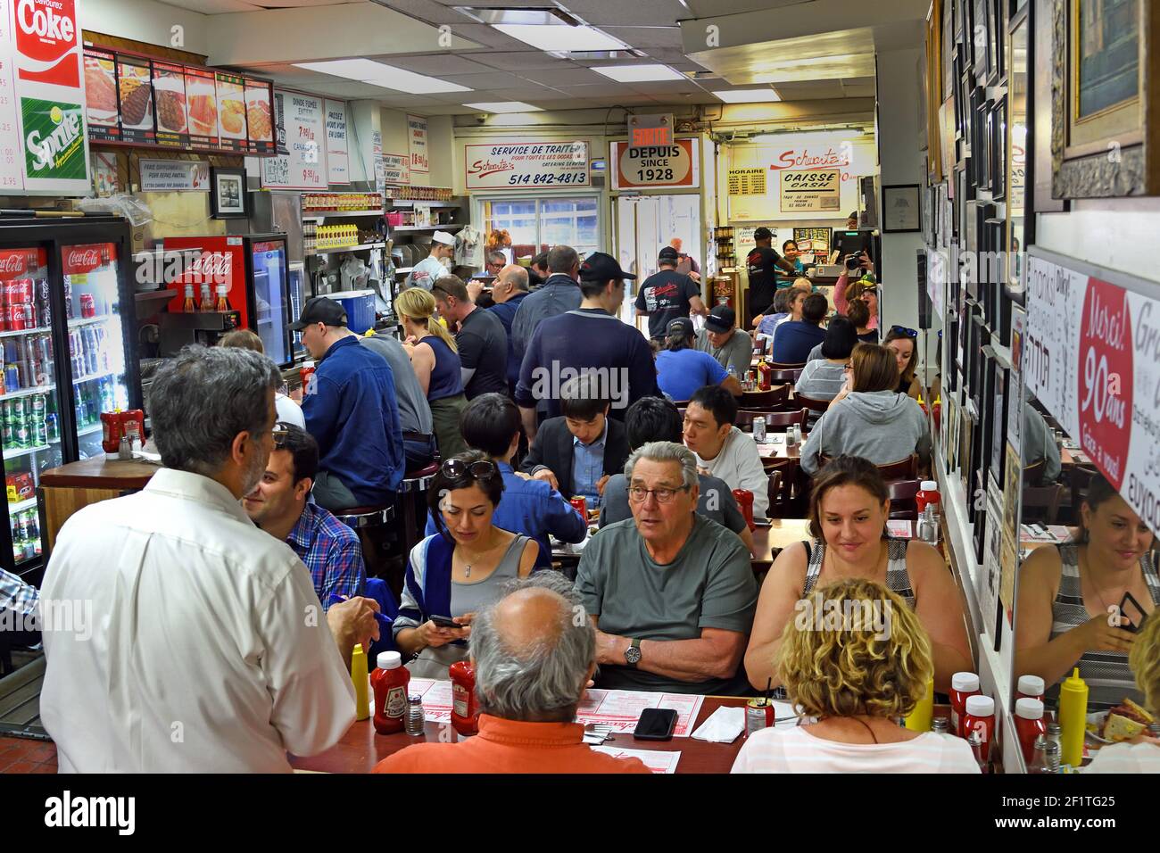 Schwartz's Deli (famous smoked meat) restaurant Charcuterie Hebraique ...