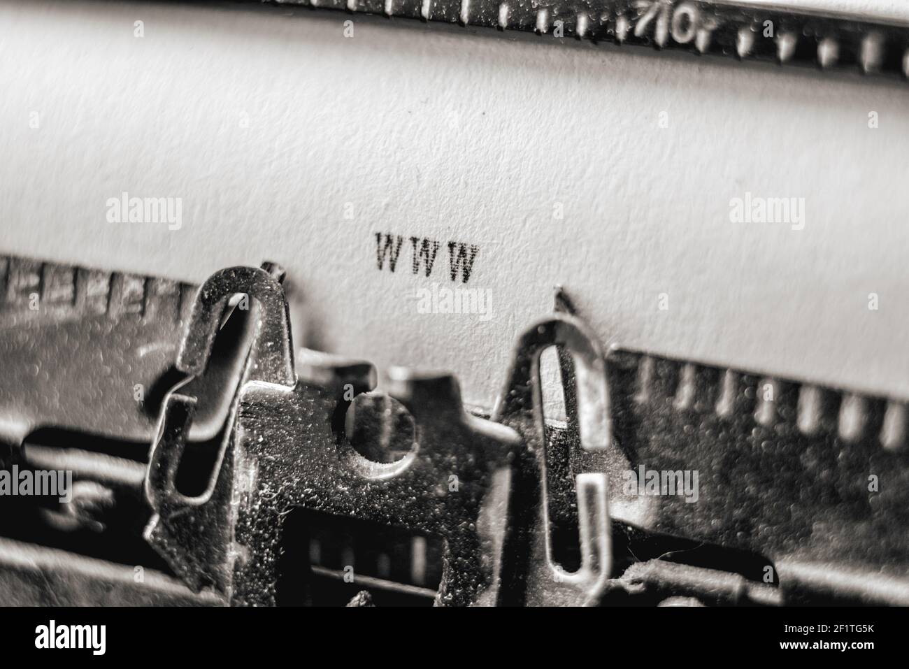 Text www on retro typewriter Stock Photo - Alamy