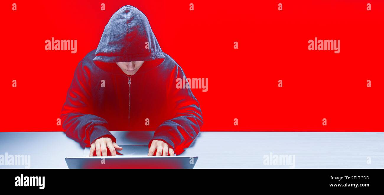 Laptop silhouette crime hi-res stock photography and images - Alamy
