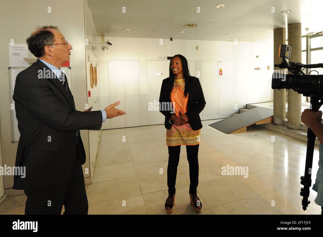 OLYMPIC GAMES - LONDON 2012 - FRENCH FLAG HOLDER - CNOSF PARIS (FRA ...