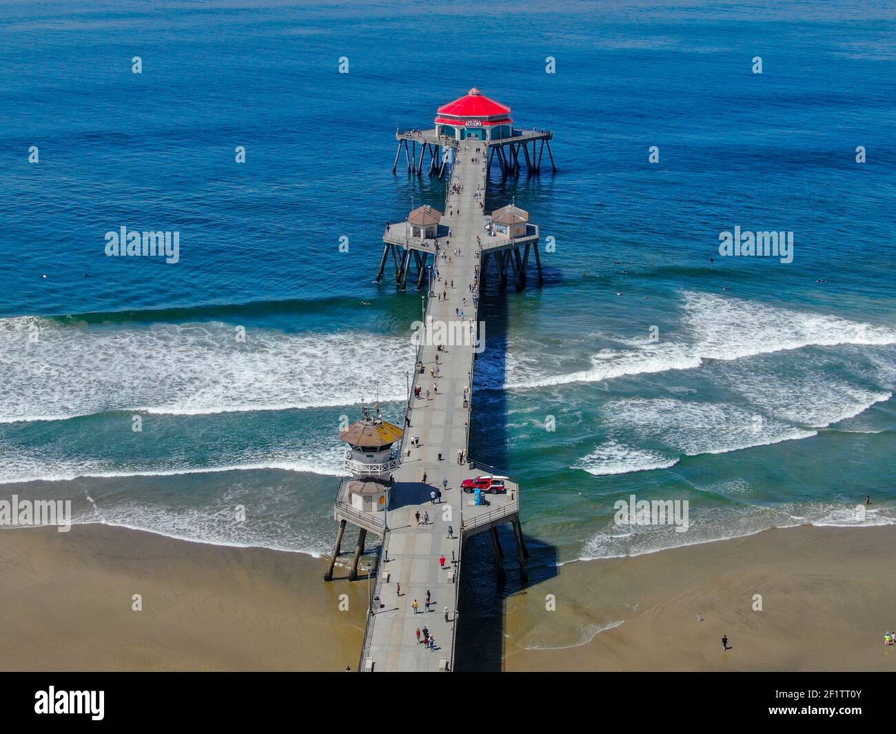 Huntington beach pier california hi-res stock photography and images ...