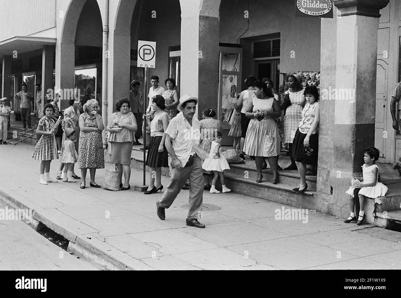 1900s street scenes photographs hi-res stock photography and images - Alamy