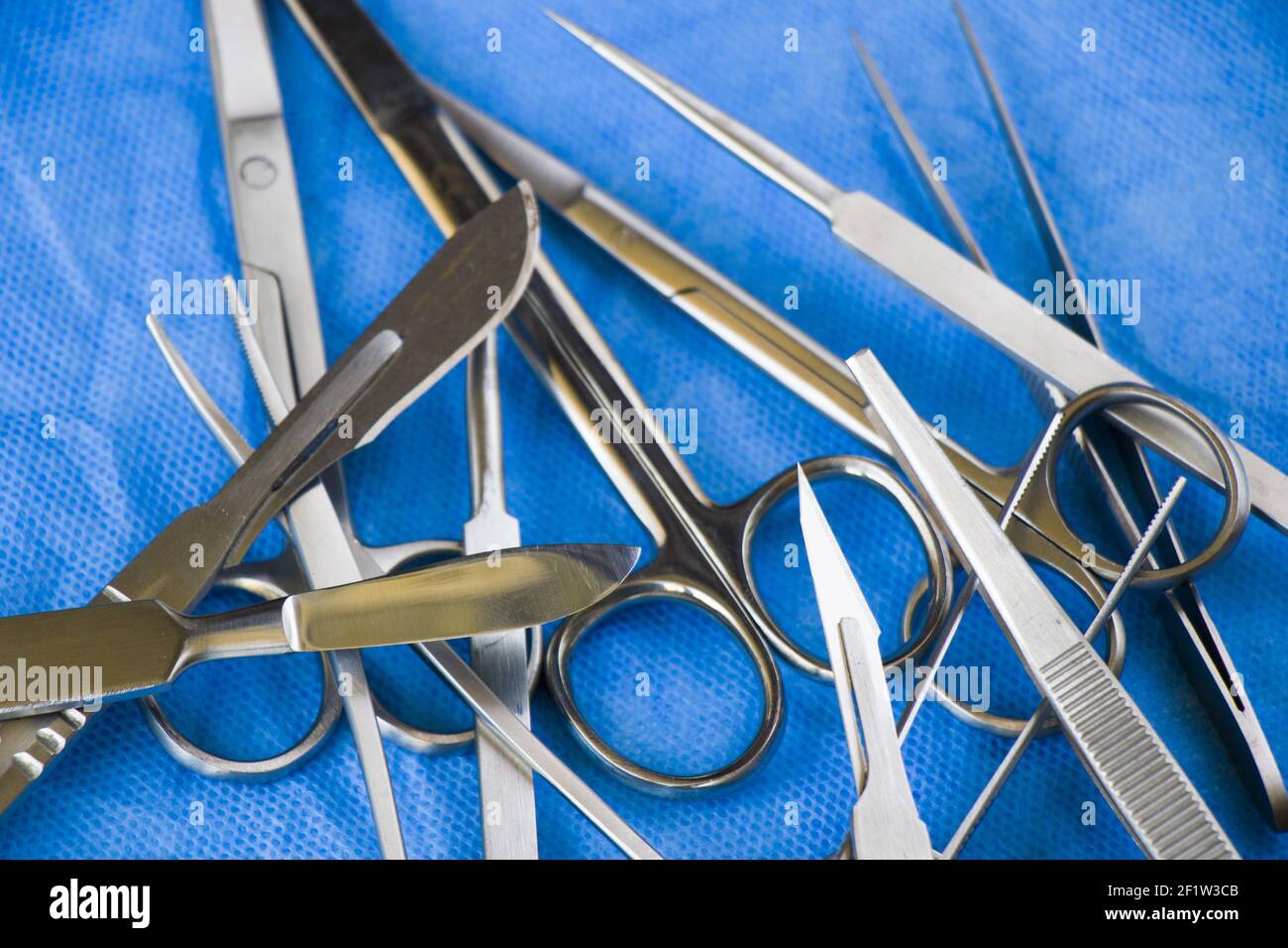 Dissection table hi-res stock photography and images - Alamy