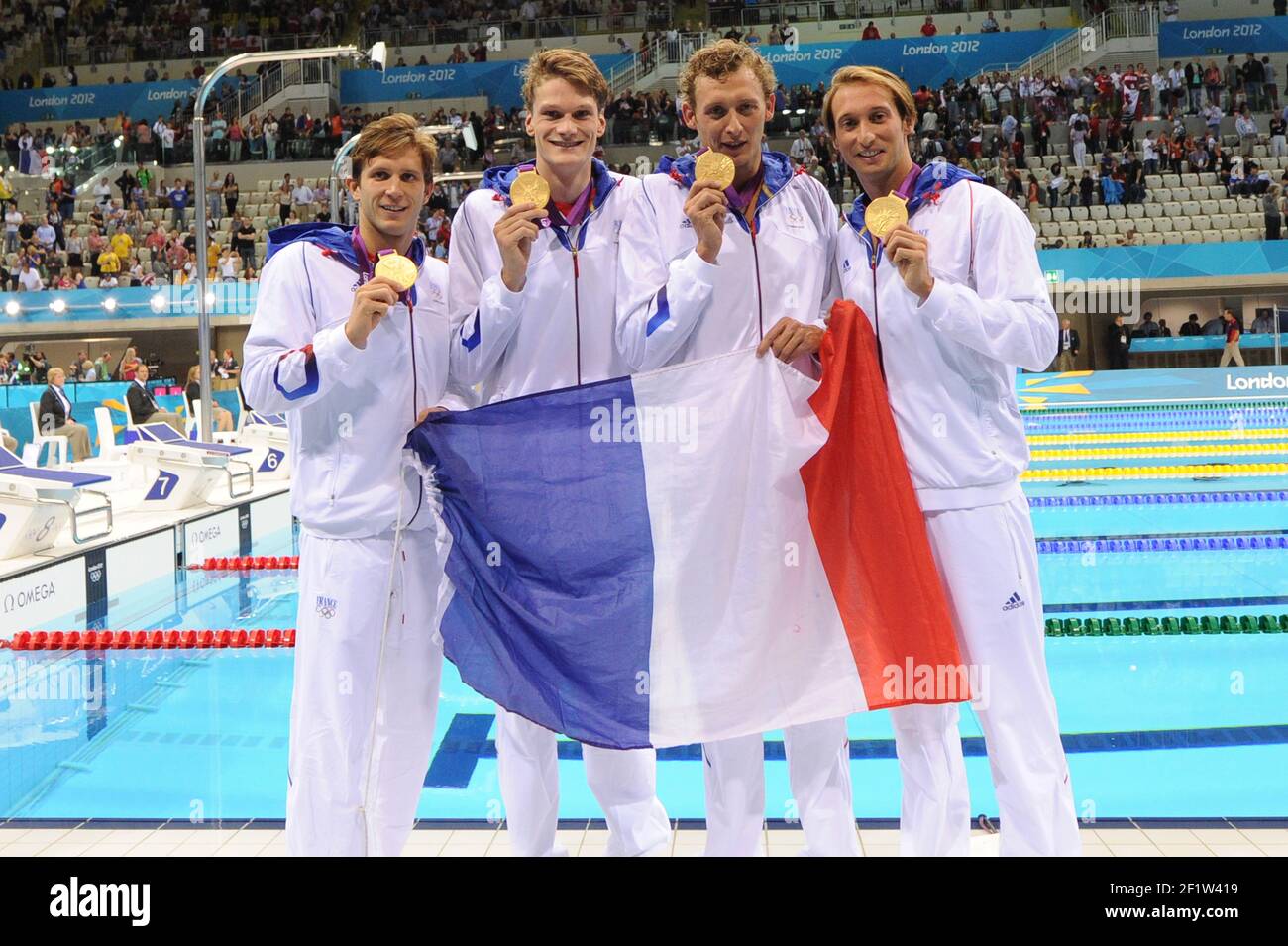 Mens relais hi-res stock photography and images - Alamy