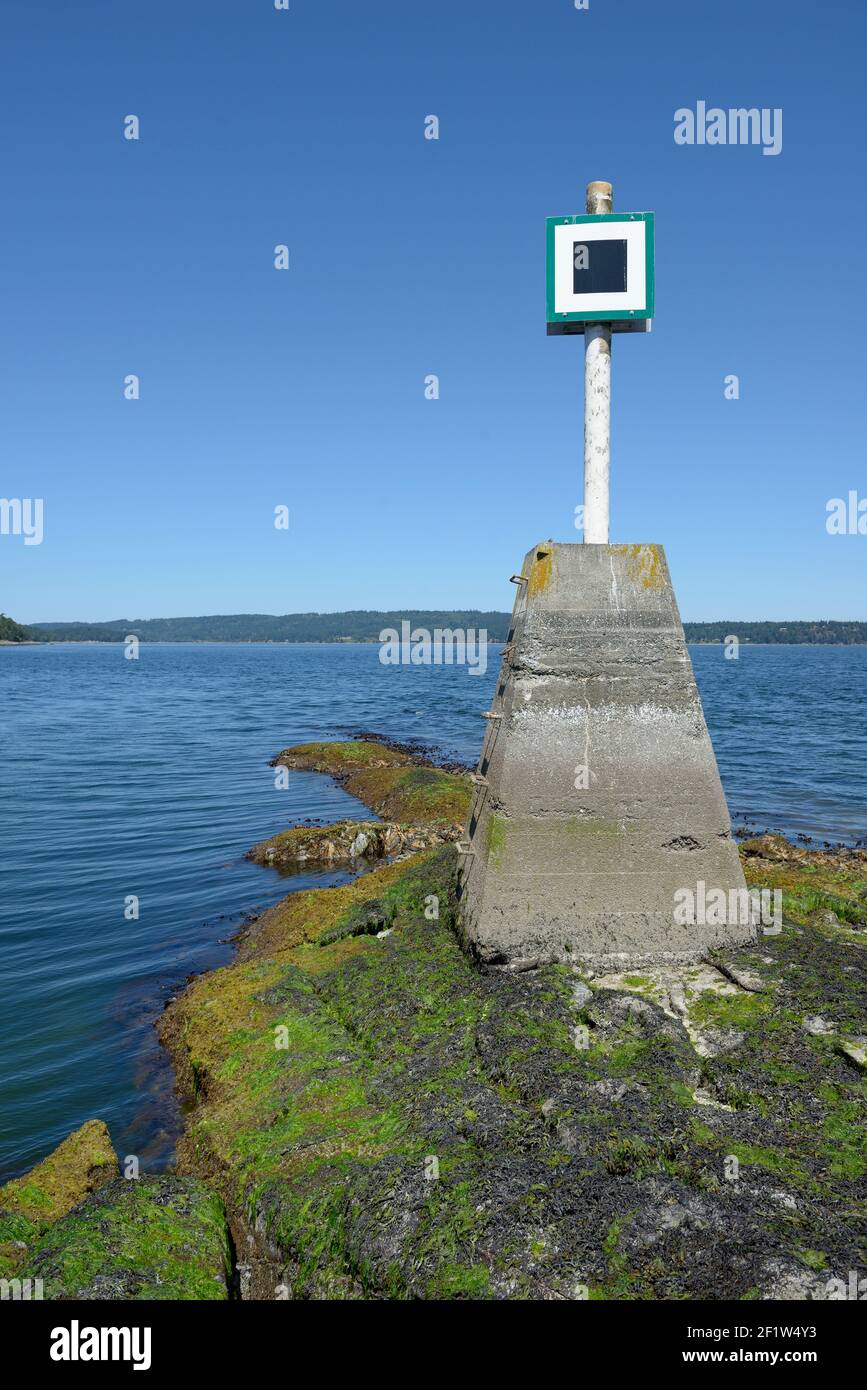 Reef marker hi-res stock photography and images - Alamy