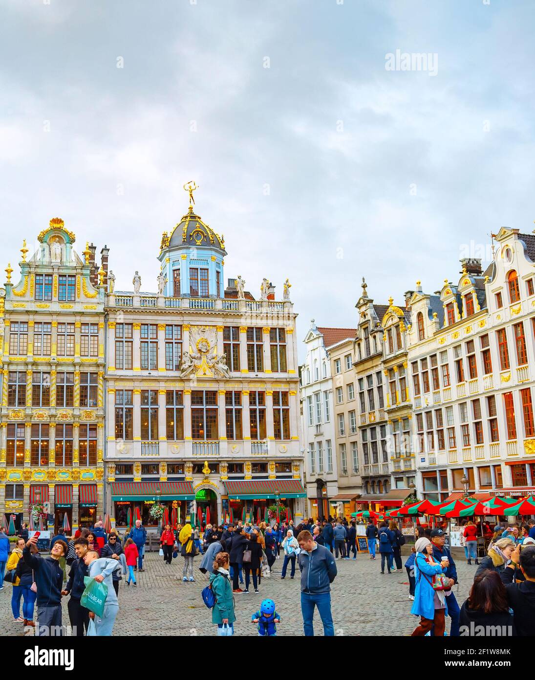 Central square architecture, tourists, Brussels Stock Photo - Alamy