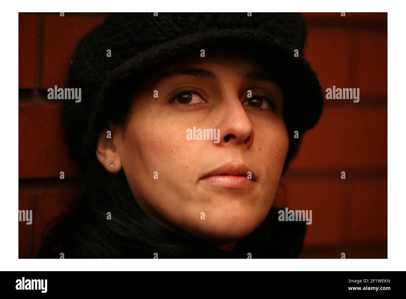 Souad Massi.... Algerian/French singer pic David Sandison 27/11/2007 ...