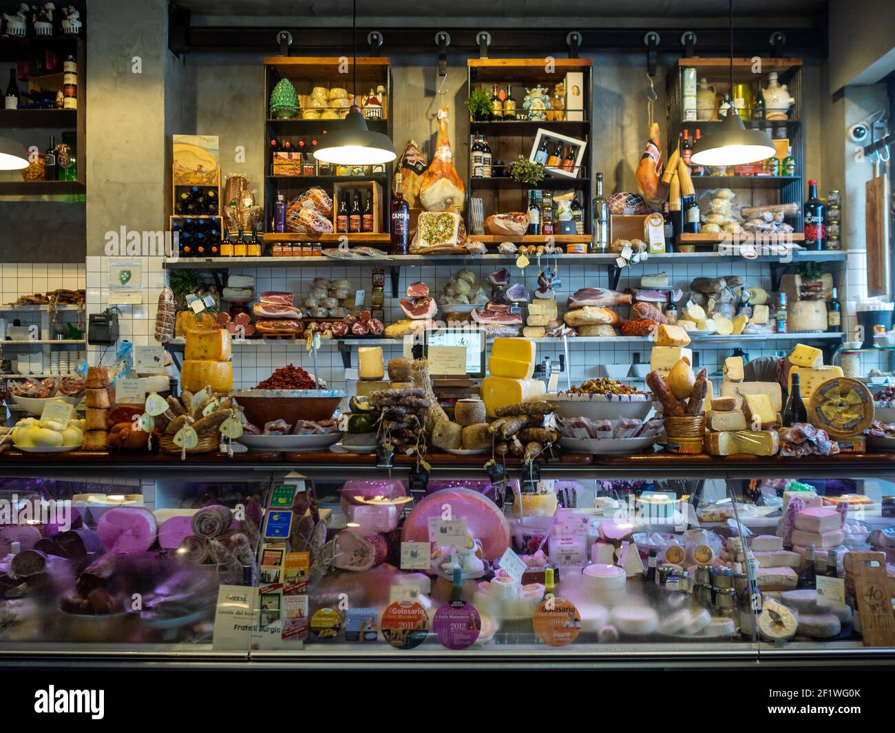 Sicily delicatessen hi-res stock photography and images - Alamy