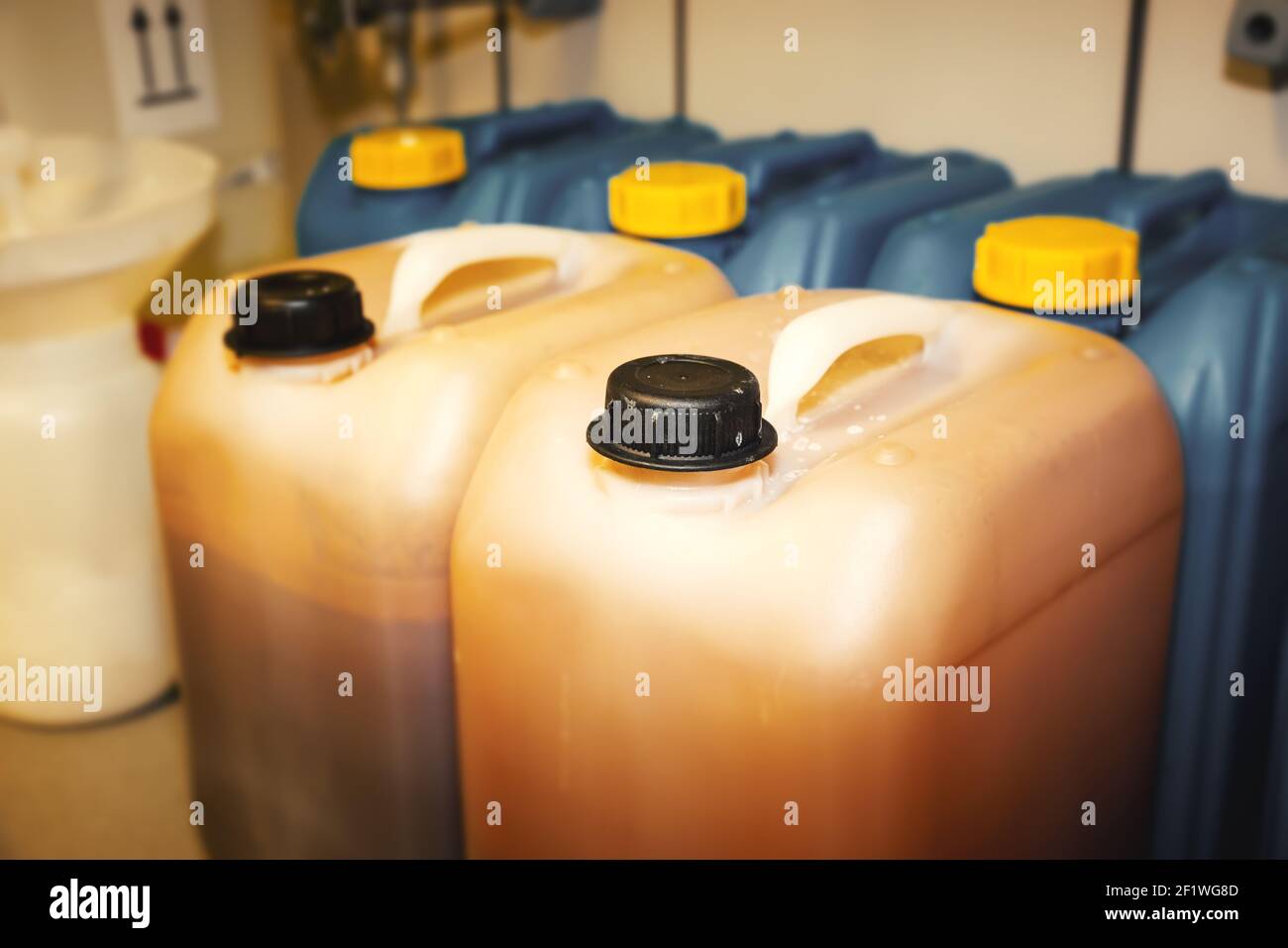 Canister with liquid in a laboratory Stock Photo - Alamy