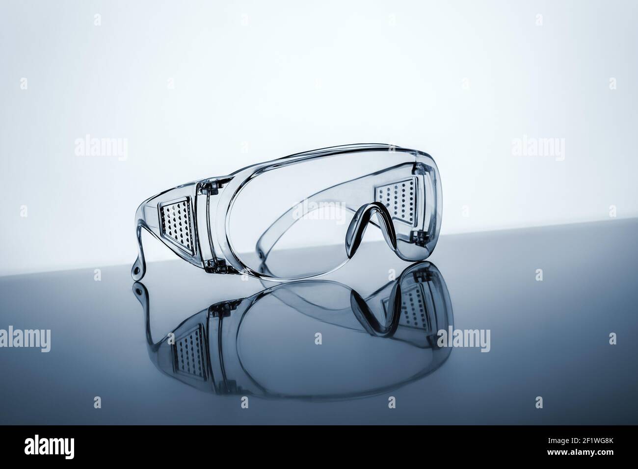 Safety goggles lab hi-res stock photography and images - Alamy