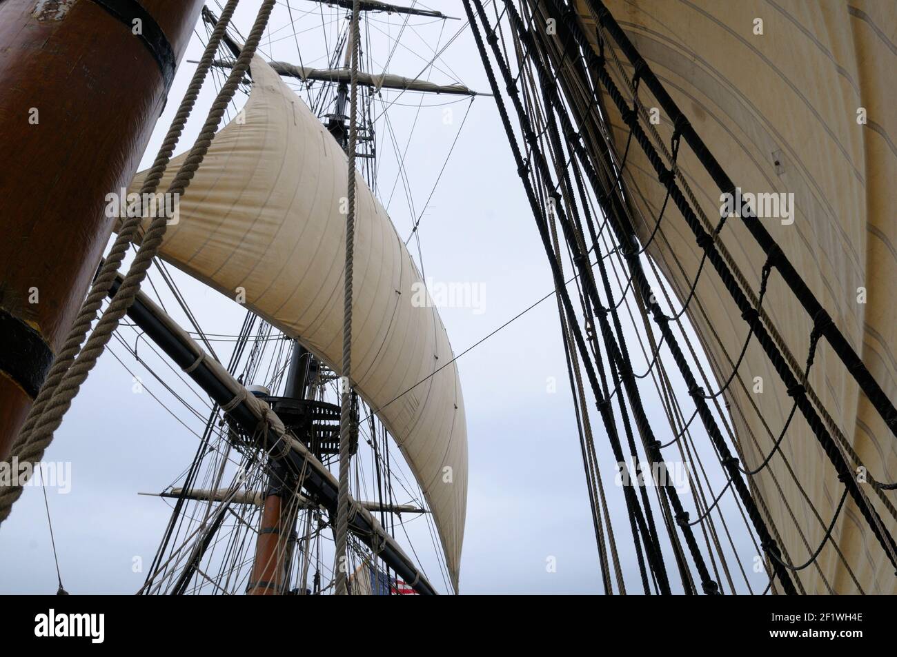 Rigging on hms bounty tall hi-res stock photography and images - Alamy