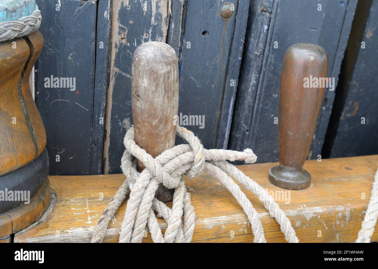 Rigging on hms bounty tall hi-res stock photography and images - Alamy