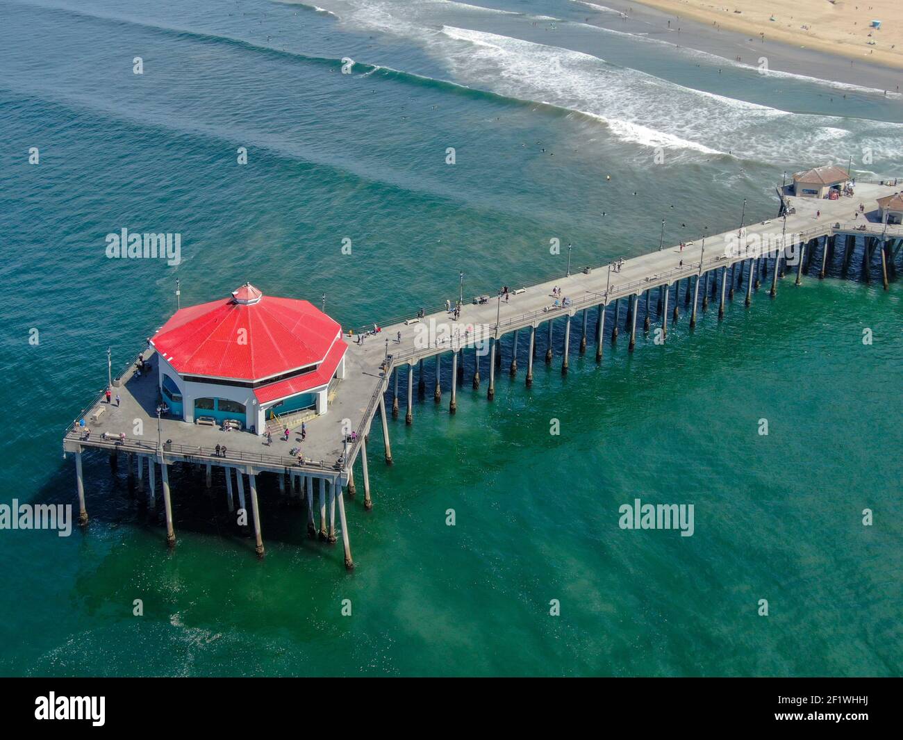 Huntington beach people hi-res stock photography and images - Alamy