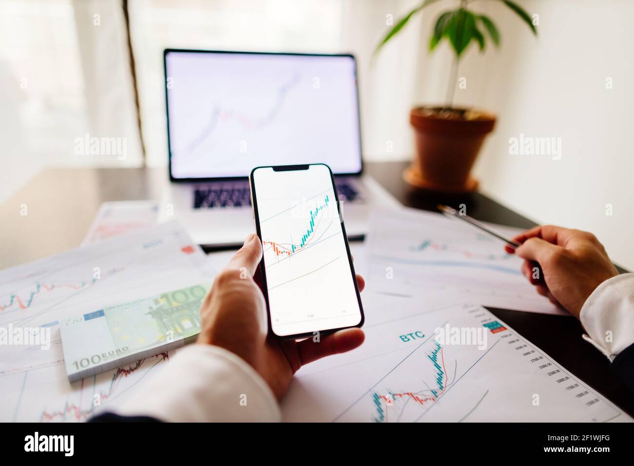 Trend analysis hi-res stock photography and images - Alamy