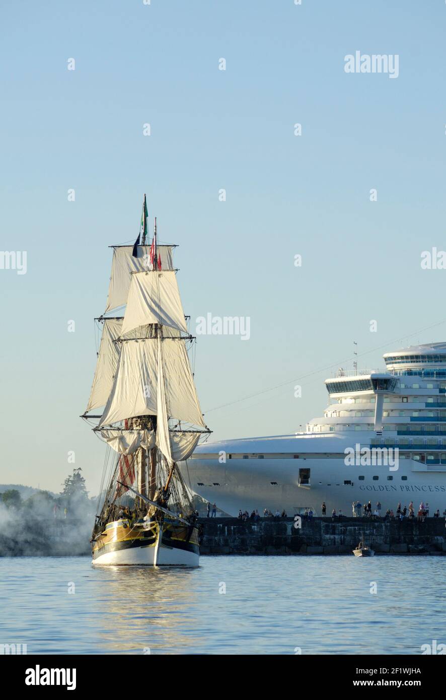 The brig Lady Washington is a full-scale reproduction of the first U.S ...