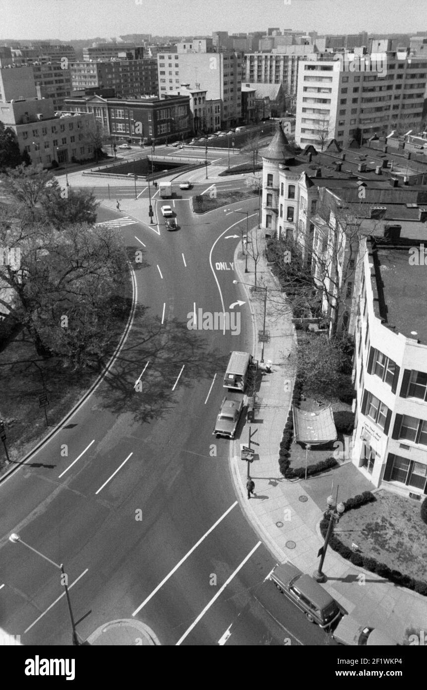 Crosswalk washington dc Black and White Stock Photos & Images - Alamy