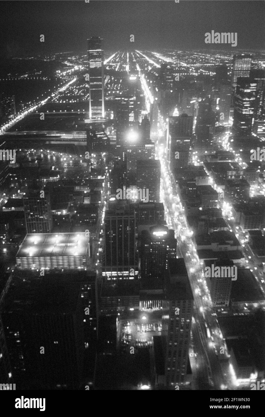 Chicago night 1970s hi-res stock photography and images - Alamy