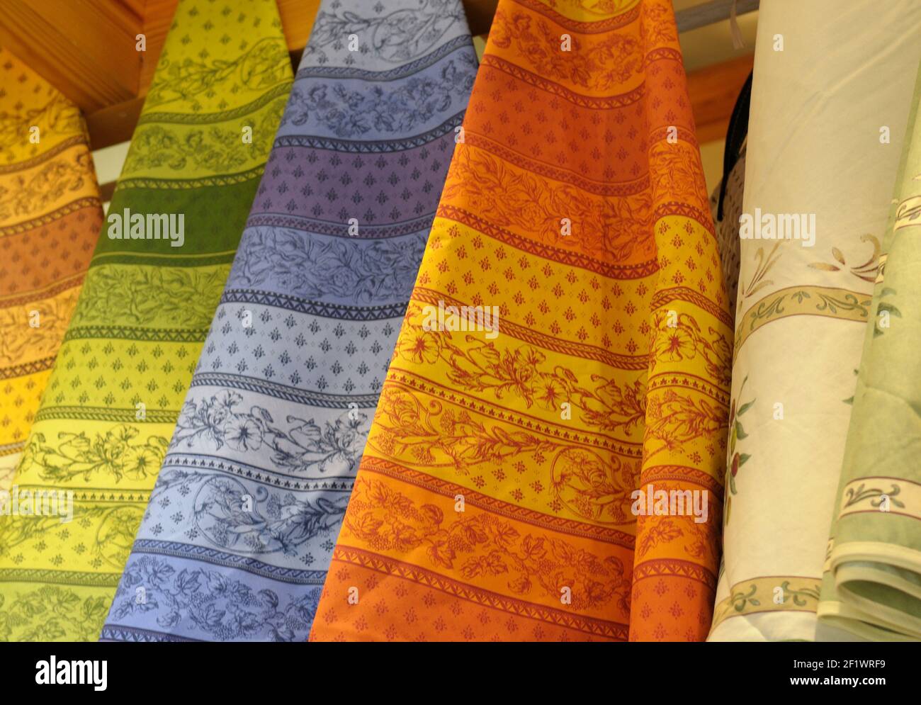 Provence market textiles hi-res stock photography and images - Alamy