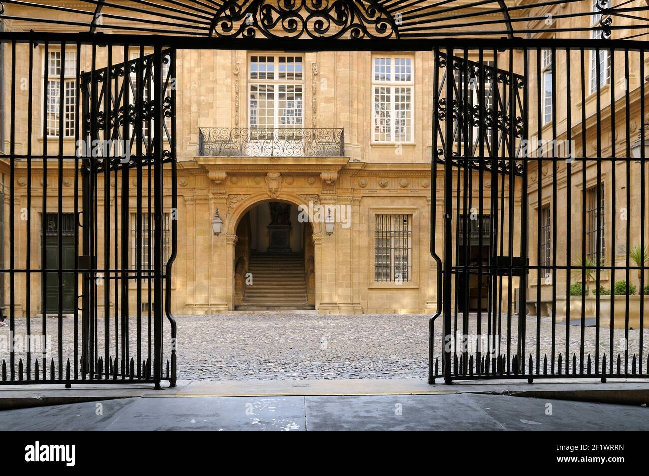 Entrance gate at the Hôtel de Ville, Aix-en-Provence, France Stock ...