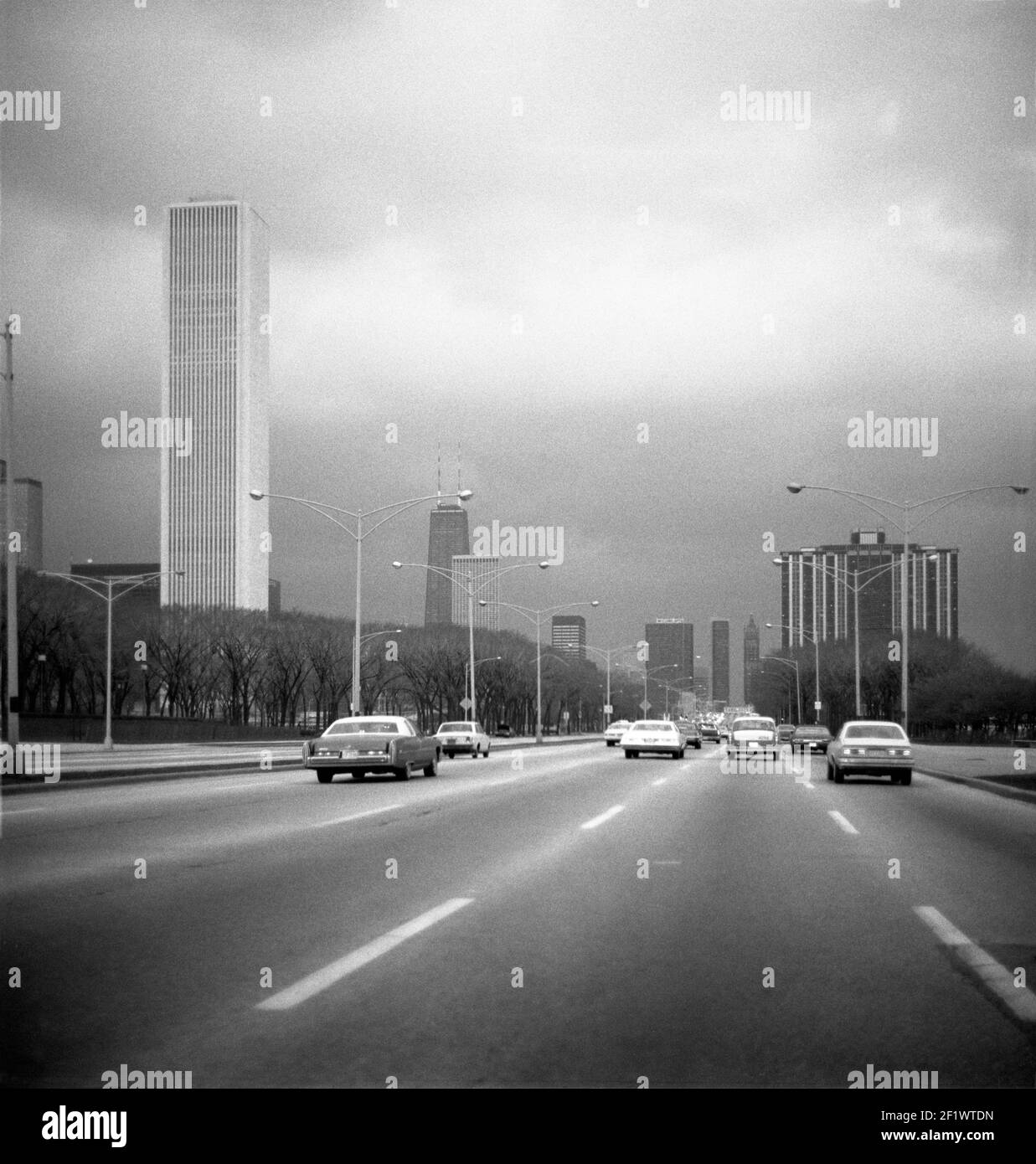 Chicago skyline 1970s hi-res stock photography and images - Alamy