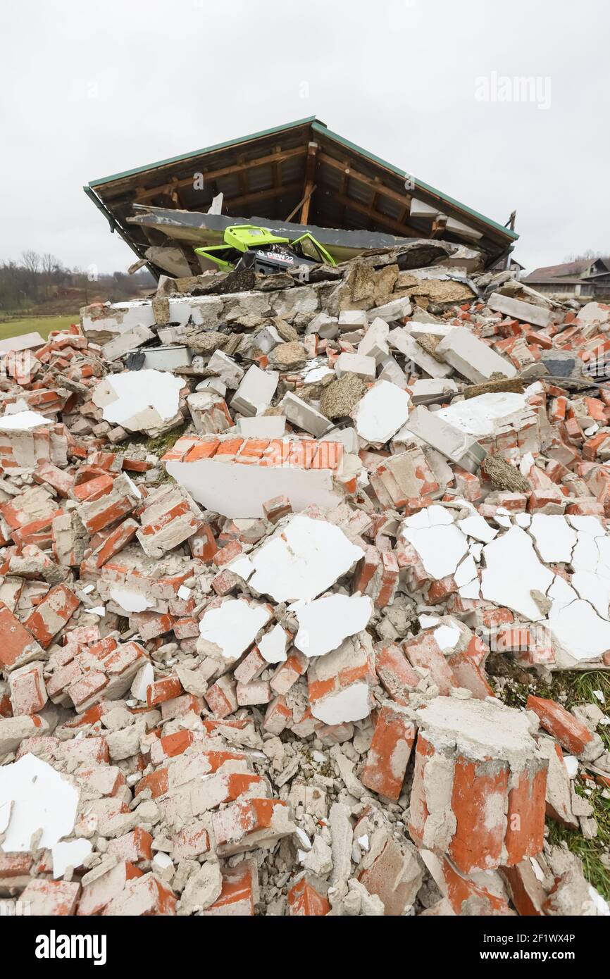 A catastrophic earthquake measuring 6.3 hit Petrinja and was felt in ...