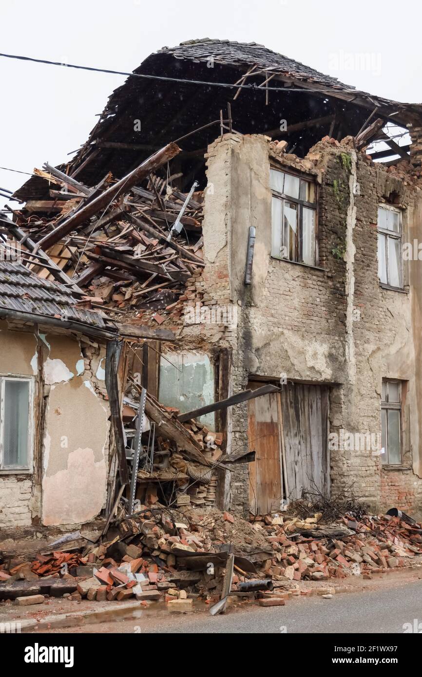 A catastrophic earthquake measuring 6.3 hit Petrinja and was felt in ...