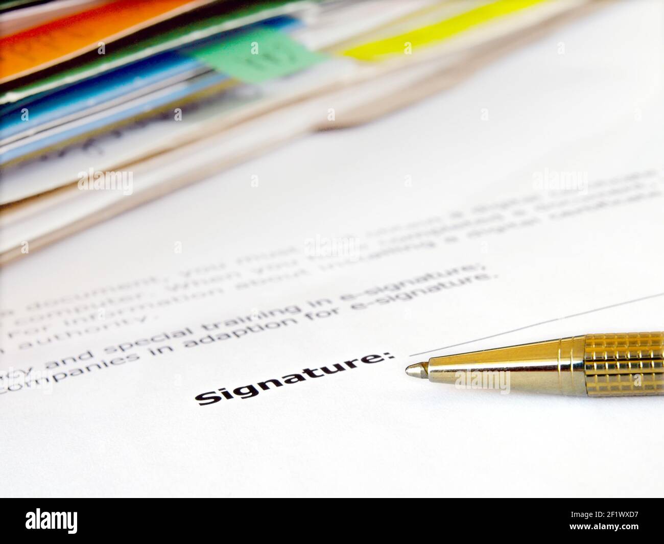 Signing a contract Stock Photo - Alamy