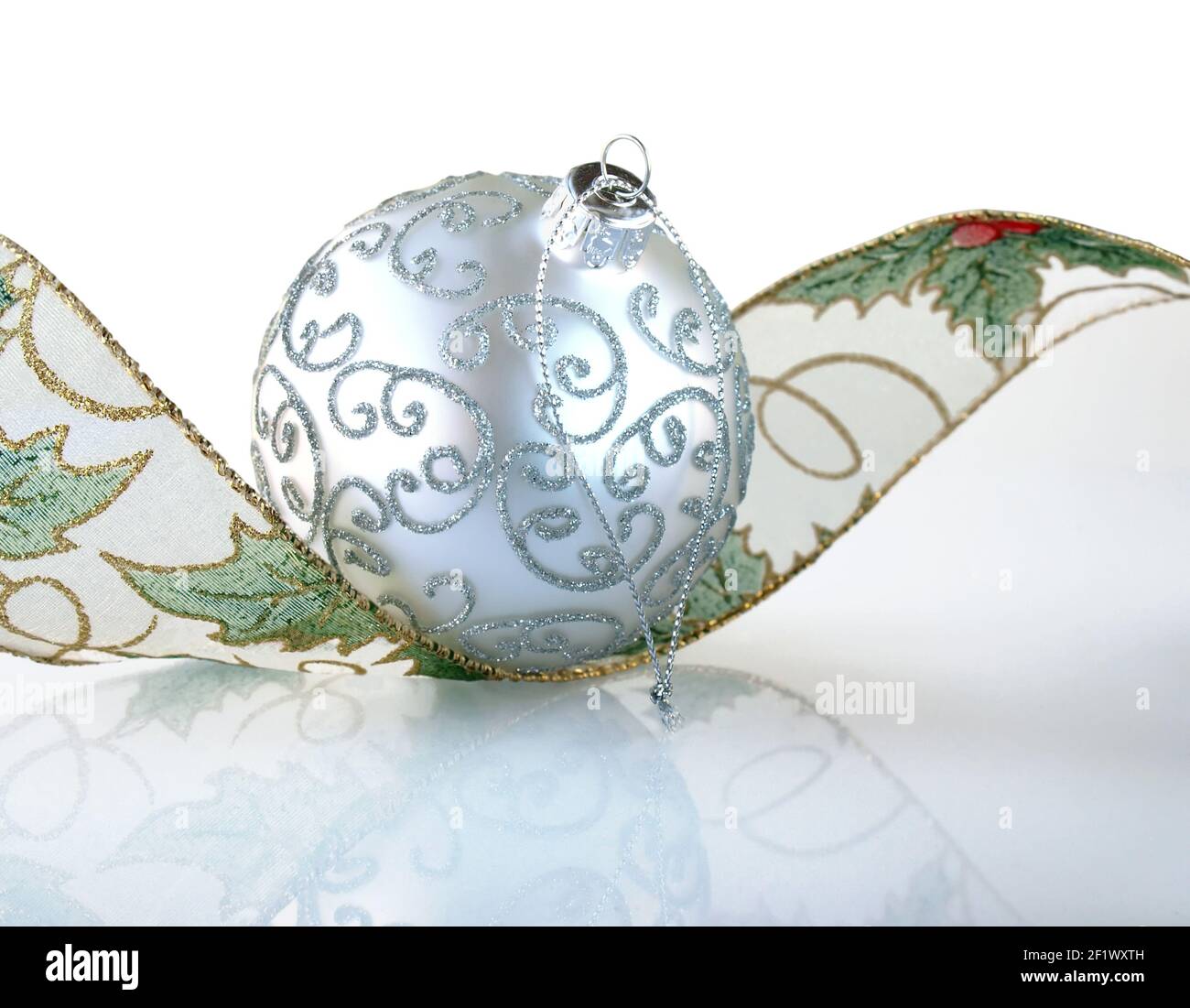 Silver reflective glass hi-res stock photography and images - Alamy