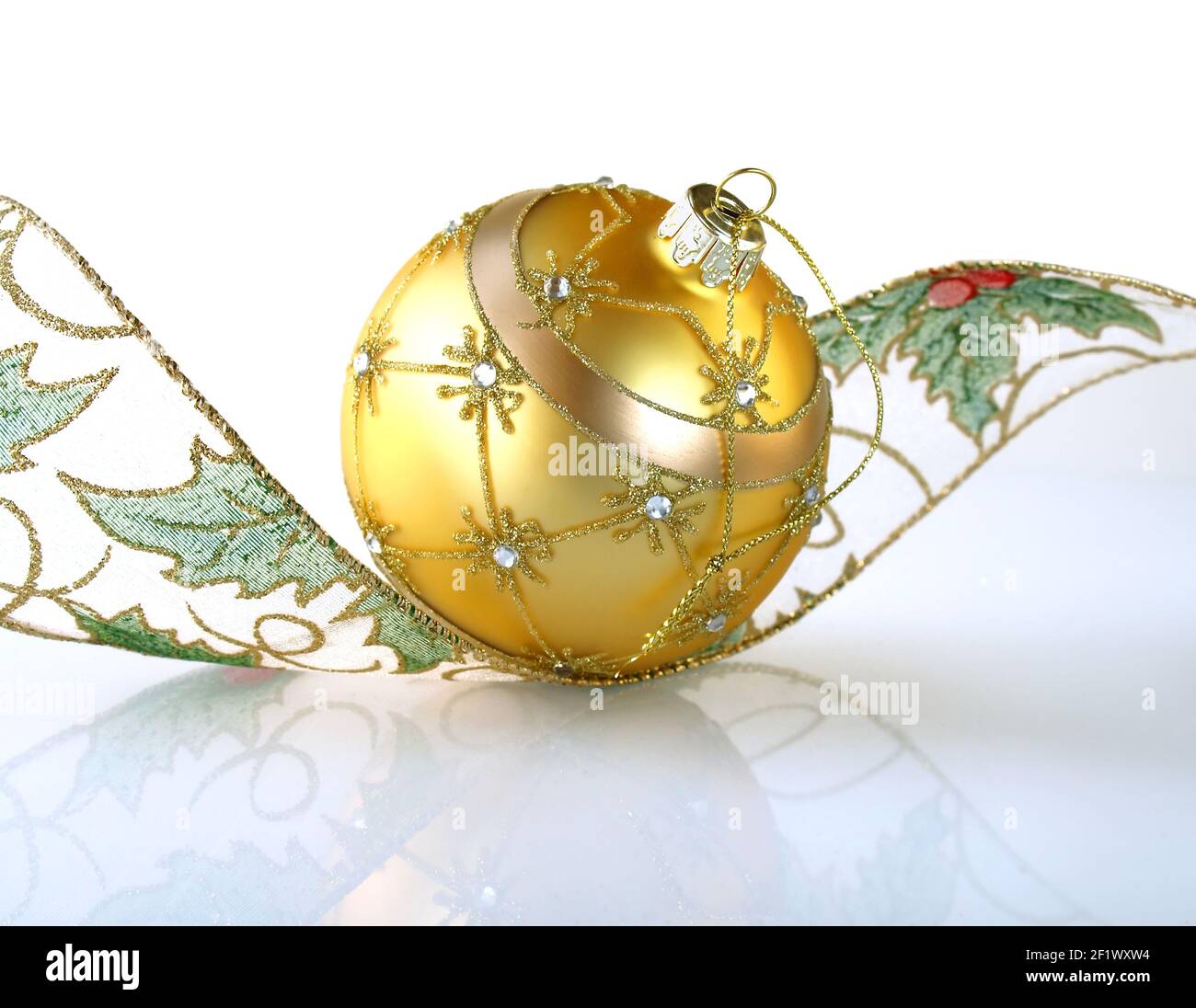 Gold ball Stock Photo - Alamy