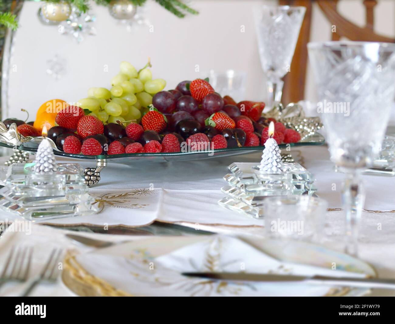 Fruit setting hi-res stock photography and images - Alamy