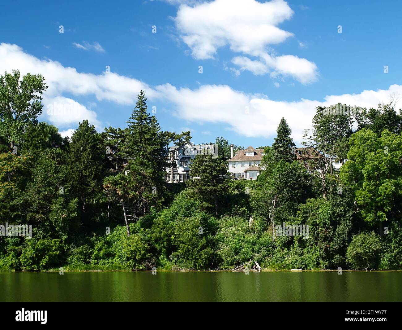 Pretty riverbank hi-res stock photography and images - Alamy