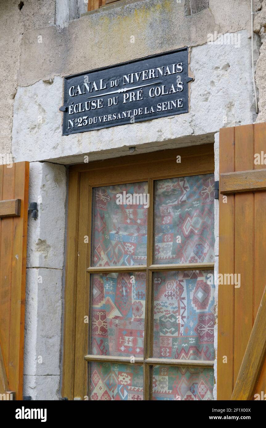Canal sign above the door, Ecluse 23 Pre Colas, La Vauvelle et le Port ...
