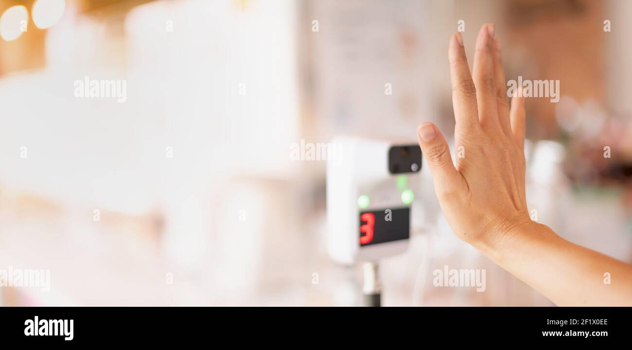 Female security guard checking hi-res stock photography and images - Alamy