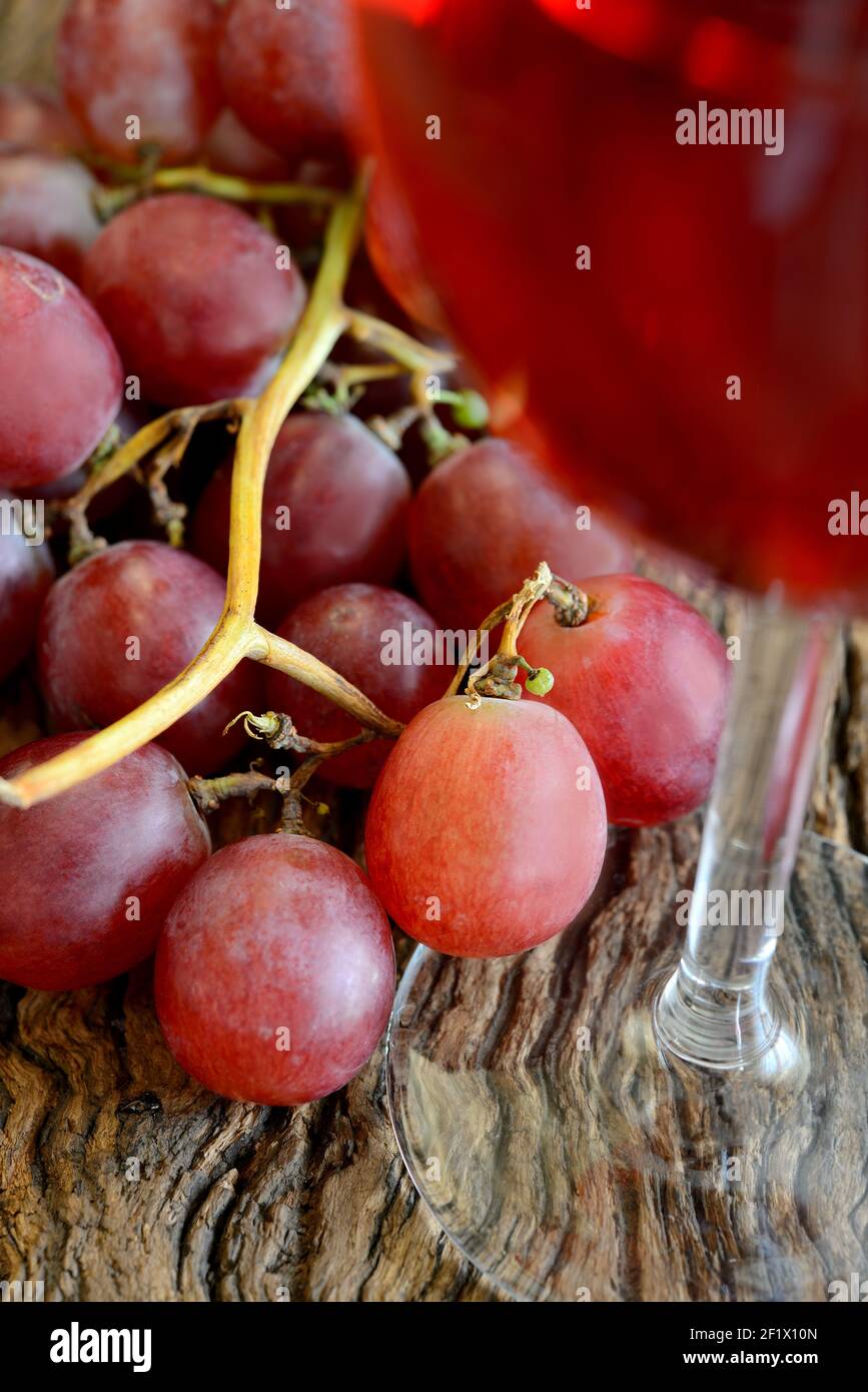 Rose wine grapes hi-res stock photography and images - Alamy