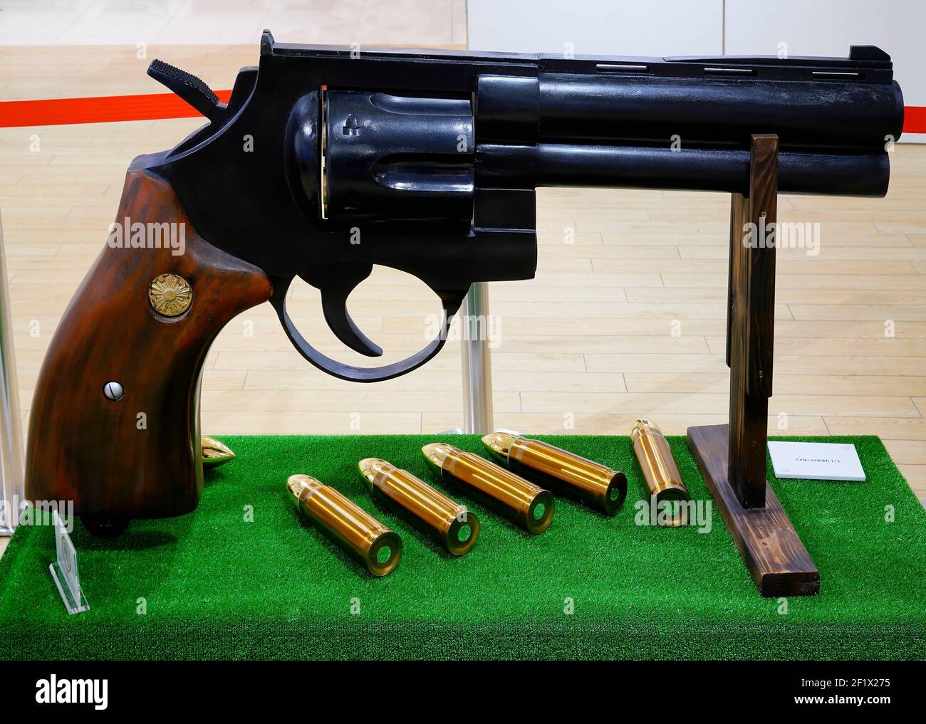 Hand revolver canon hi-res stock photography and images - Alamy