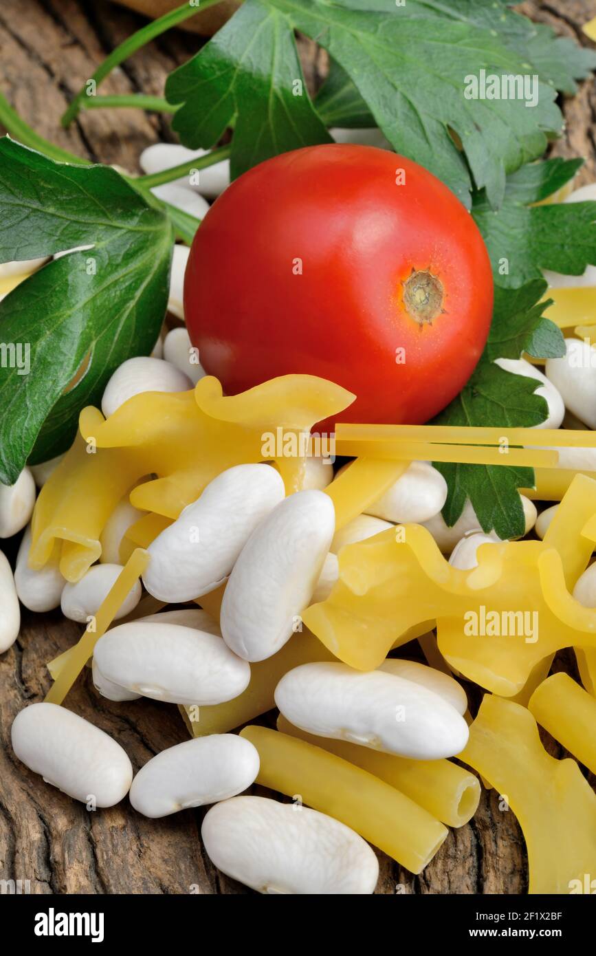 Cannellini beans, pasta hi-res stock photography and images - Alamy