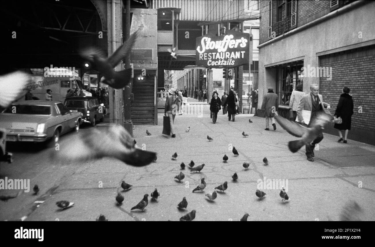 Chicago street scene 1970s hi-res stock photography and images - Alamy